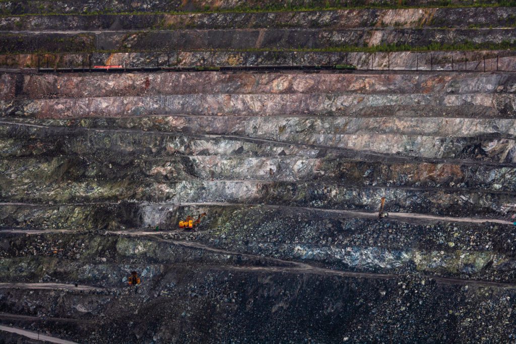 Bruised lands | REVOLVE